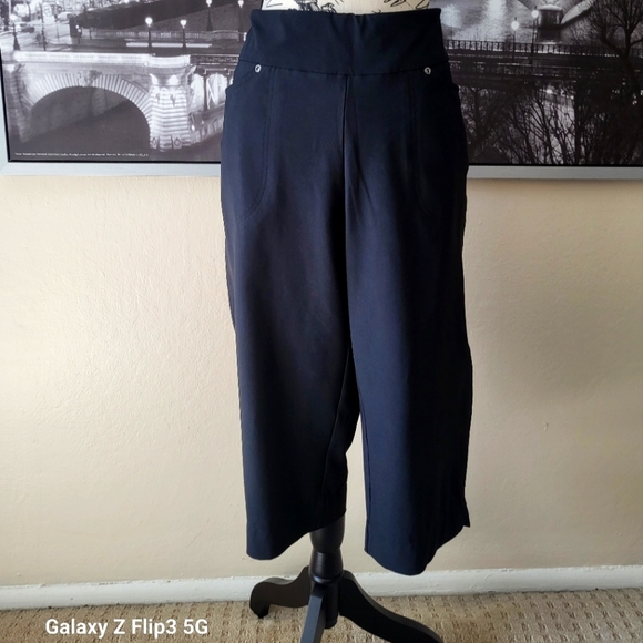 Tail | Pants & Jumpsuits | Womens Tail Capri Golf Pants Minimally Worn ...